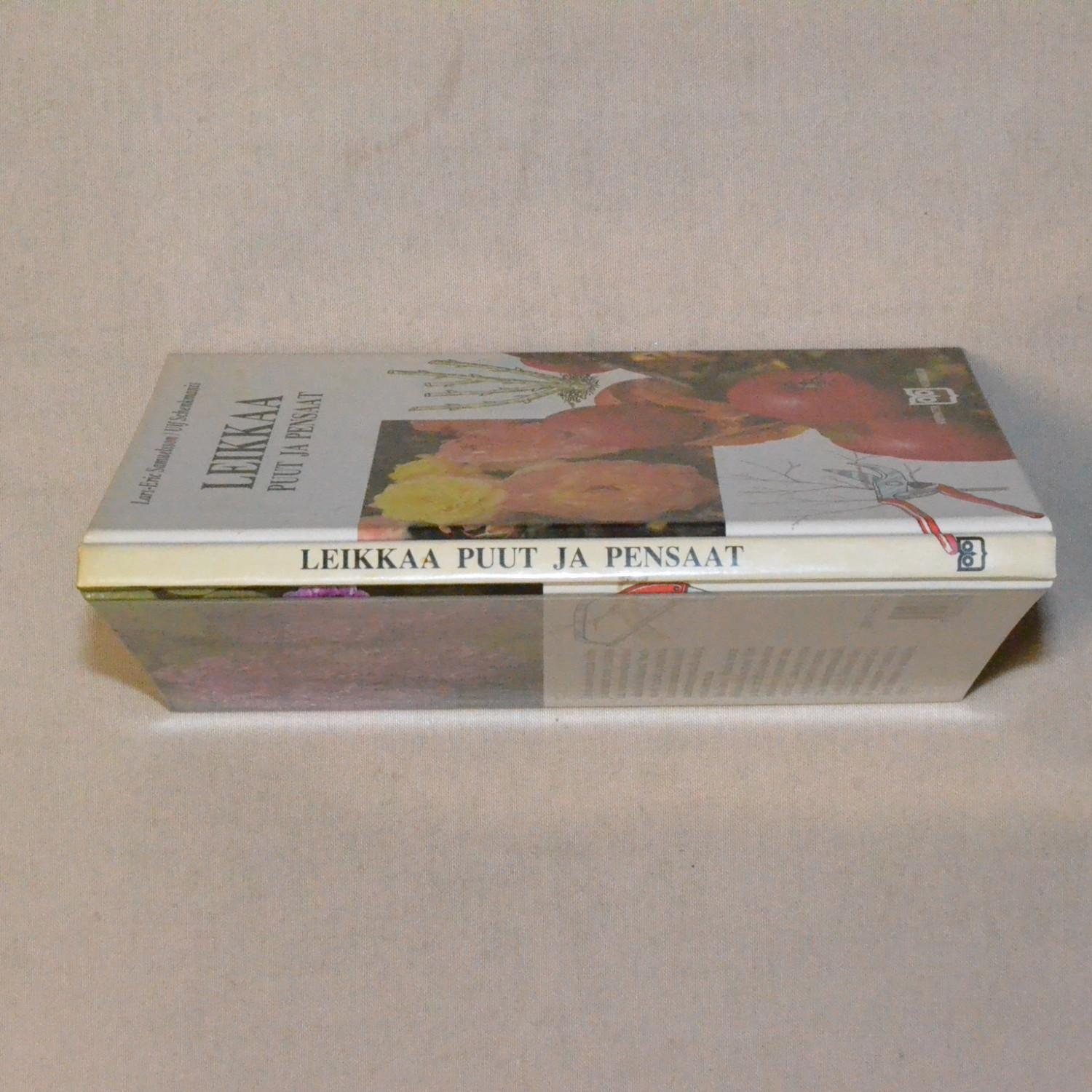 Leikkaa puut ja pensaat