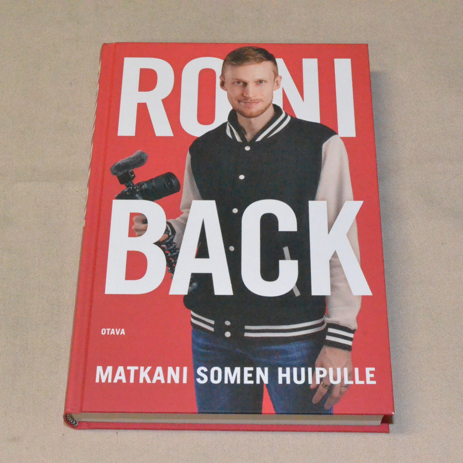 Roni Back Matkani somen huipulle