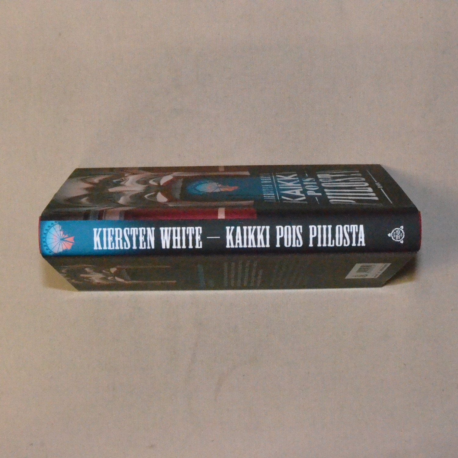 Kiersten White Kaikki pois piilosta