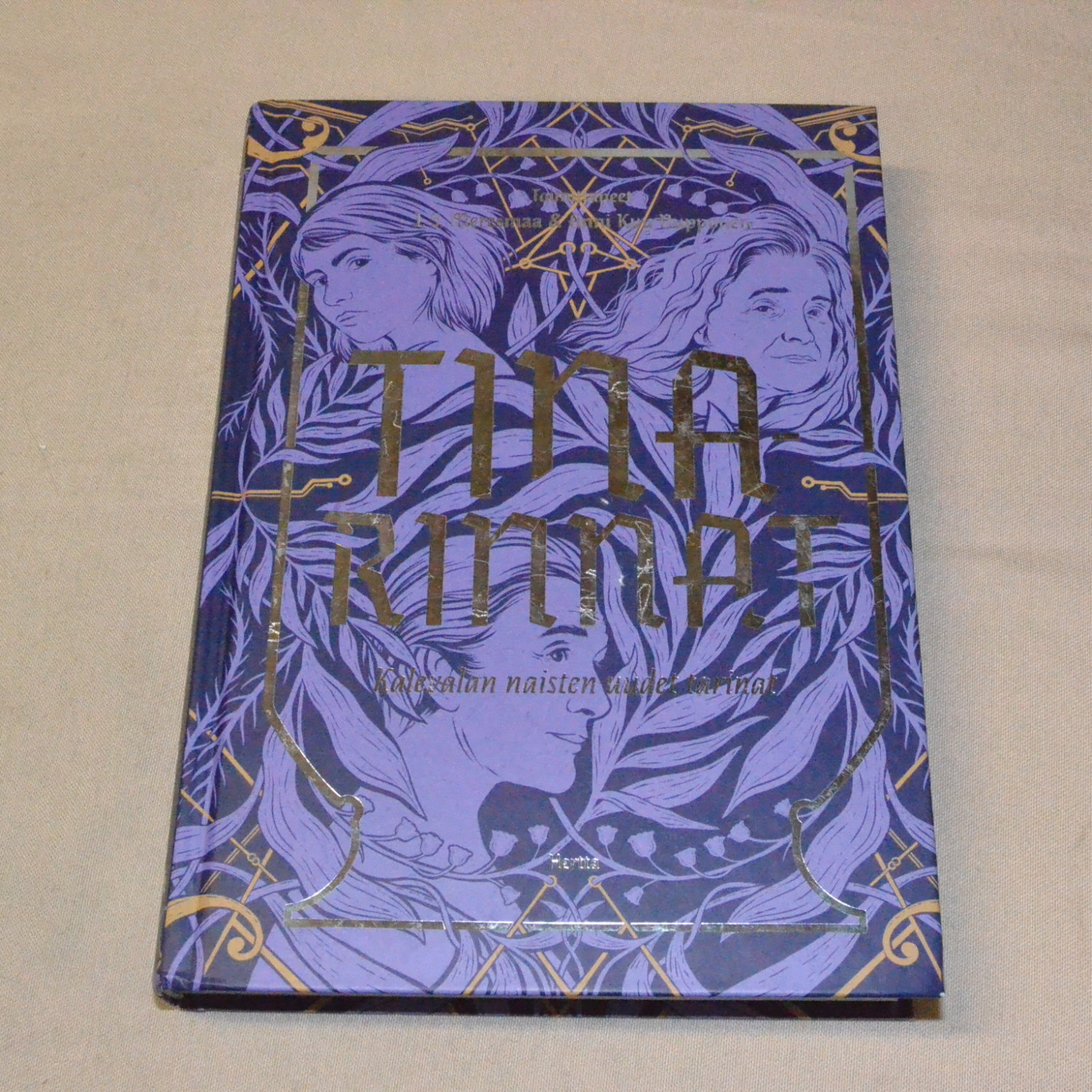 Tinarinnat - Kalevalan naisten uudet tarinat