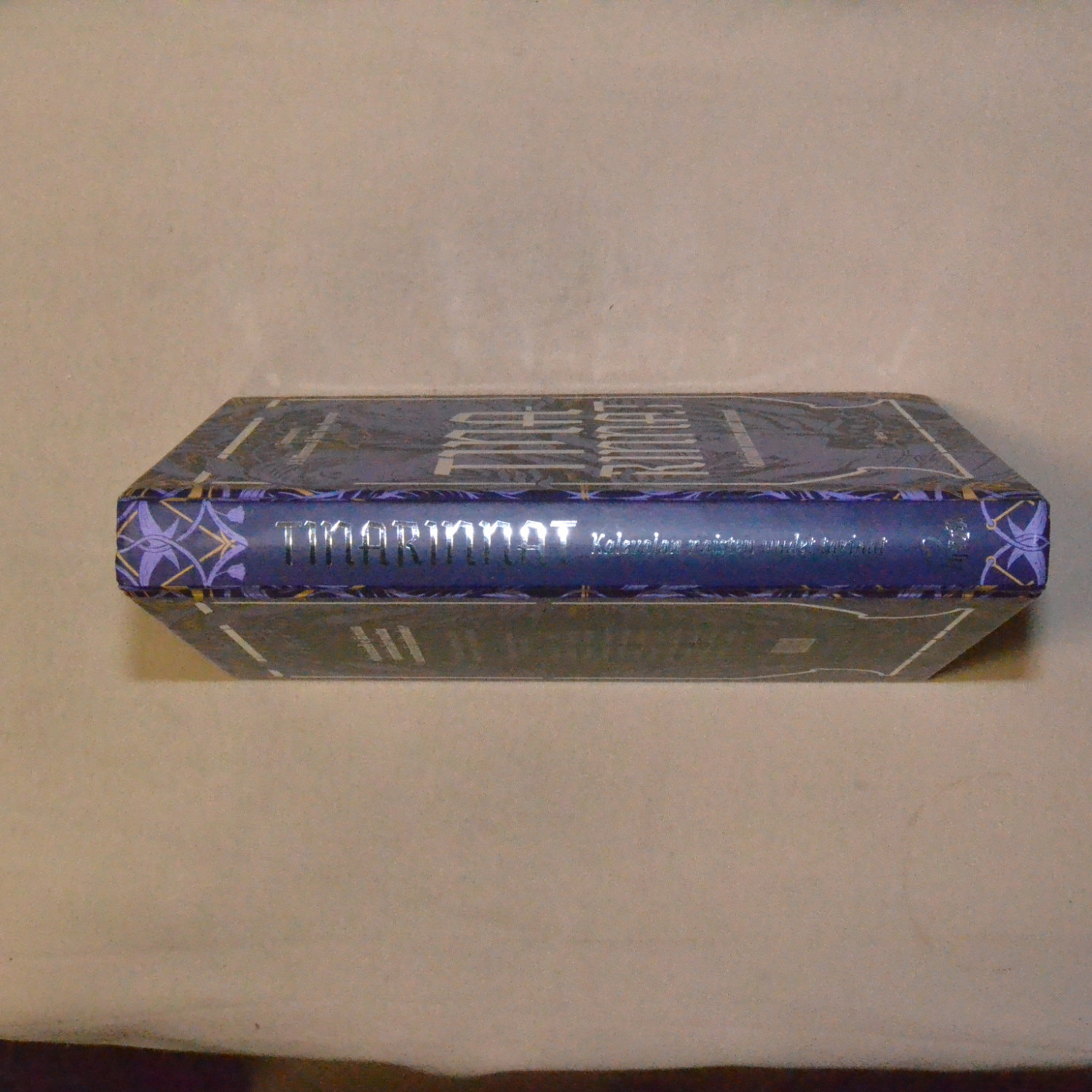 Tinarinnat - Kalevalan naisten uudet tarinat