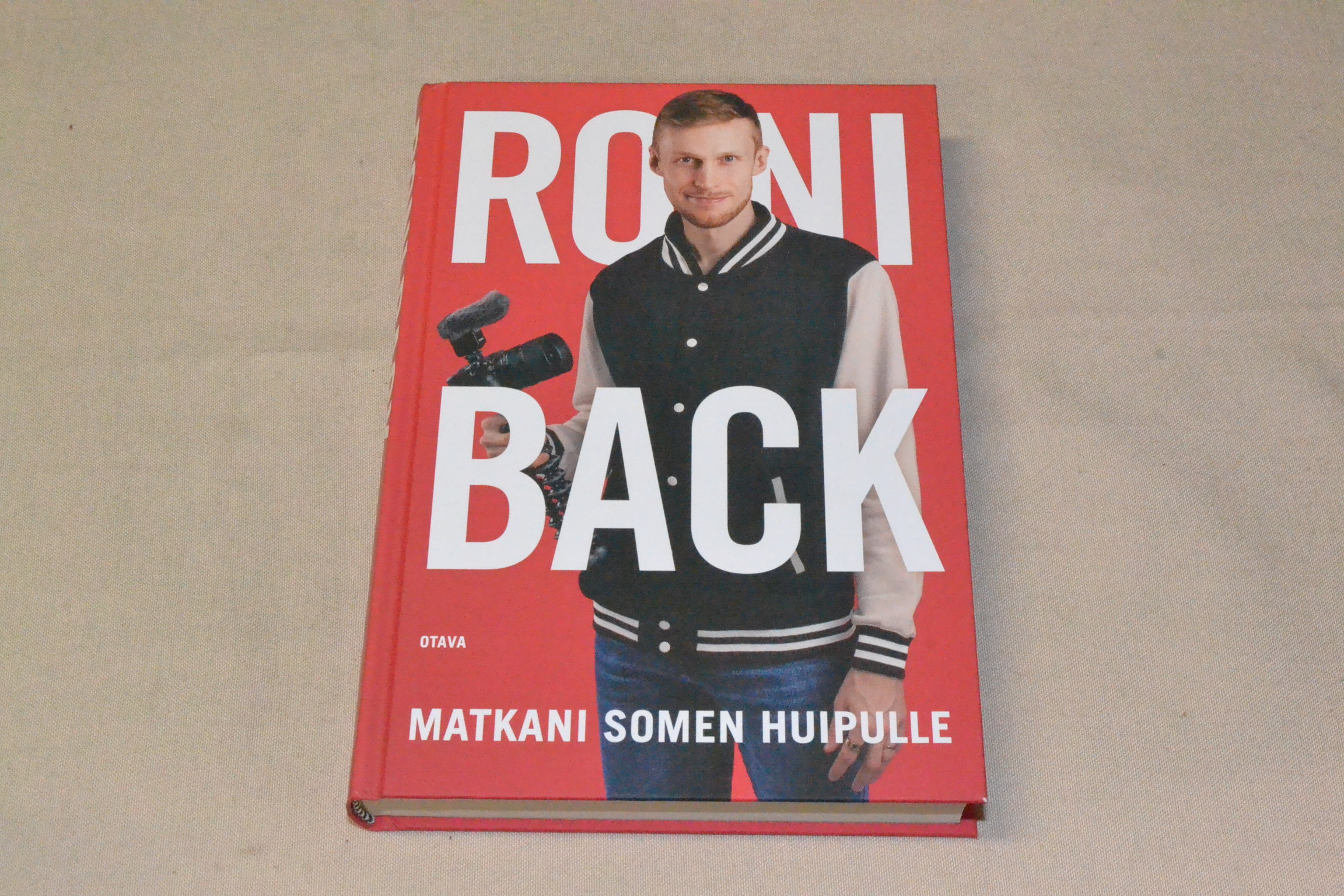 Roni Back Matkani somen huipulle