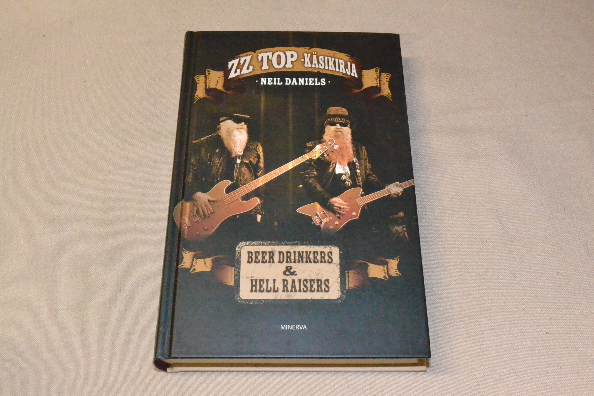 Neil Daniels ZZ Top -käsikirja